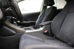 White Honda Civic 2014 in Riga, with an engine capacity of 1.60 L and mileage of 256 thousand km for 6995 €, photo 12 on AUTOMOTO.COM.LV