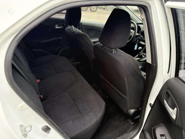 White Honda Civic 2014 in Radviliskis, with an engine capacity of 1.80 L and mileage of 248 thousand km for 4750 €, photo 10 on AUTOMOTO.COM.LV