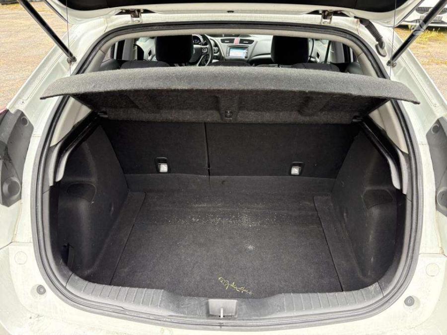 Balts Honda Civic 2014 Radviliškis, ar dzinēja tilpumu 1.80 L un nobraukumu 248 tūkst. km par 4750 €, foto 12 vietnē AUTOMOTO.COM.LV