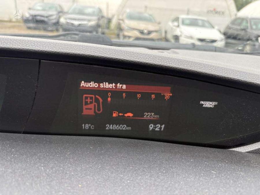 Balts Honda Civic 2014 Radviliškis, ar dzinēja tilpumu 1.80 L un nobraukumu 248 tūkst. km par 4750 €, foto 15 vietnē AUTOMOTO.COM.LV