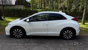 Balts Honda Civic 2015 Tallina, ar dzinēja tilpumu 1.80 L un nobraukumu 136 tūkst. km par 9999 €, foto 3 vietnē AUTOMOTO.COM.LV