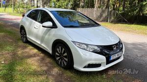 Balts Honda Civic 2015 Tallina, ar dzinēja tilpumu 1.80 L un nobraukumu 136 tūkst. km par 9999 €, foto 8 vietnē AUTOMOTO.COM.LV