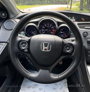 Balts Honda Civic 2015 Tallina, ar dzinēja tilpumu 1.80 L un nobraukumu 136 tūkst. km par 9999 €, foto 13 vietnē AUTOMOTO.COM.LV