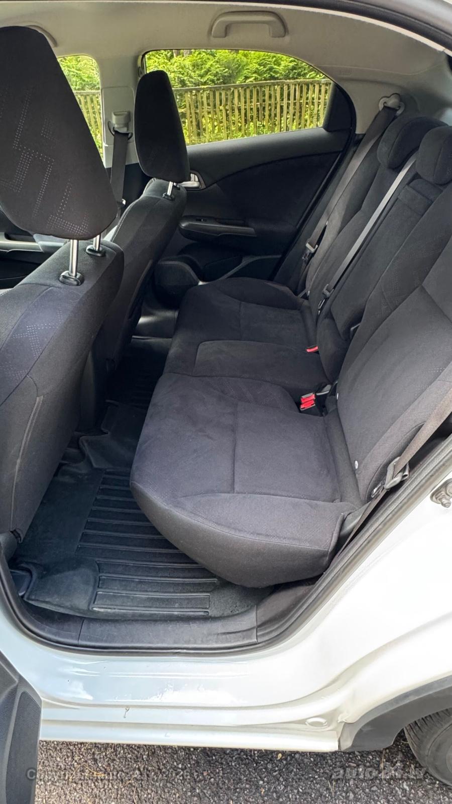 Balts Honda Civic 2015 Tallina, ar dzinēja tilpumu 1.80 L un nobraukumu 136 tūkst. km par 9999 €, foto 15 vietnē AUTOMOTO.COM.LV