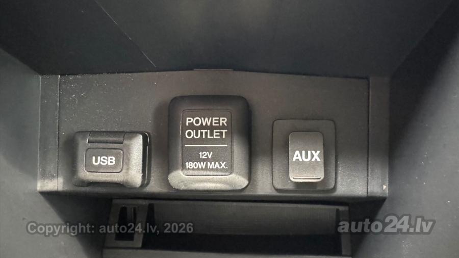 Balts Honda Civic 2015 Tallina, ar dzinēja tilpumu 1.80 L un nobraukumu 136 tūkst. km par 9999 €, foto 22 vietnē AUTOMOTO.COM.LV