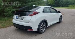 Balts Honda Civic 2015 Rīga, ar dzinēja tilpumu 1.80 L un nobraukumu 91 tūkst. km par 13700 €, foto  vietnē AUTOMOTO.COM.LV