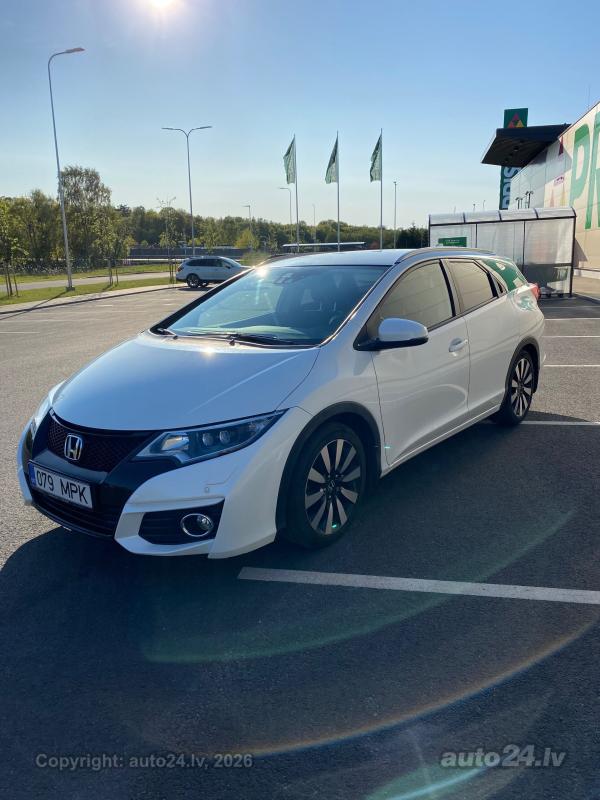 Honda Civic 2016 Tallina vietnē Balts Honda Civic 2016 Tallina, ar dzinēja tilpumu 1.80 L un nobraukumu 178 tūkst. km par 9900 €, foto 4 vietnē AUTOMOTO.COM.LV