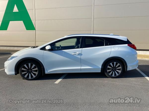 Honda Civic 2016 Tallina vietnē Balts Honda Civic 2016 Tallina, ar dzinēja tilpumu 1.80 L un nobraukumu 178 tūkst. km par 9900 €, foto 10 vietnē AUTOMOTO.COM.LV