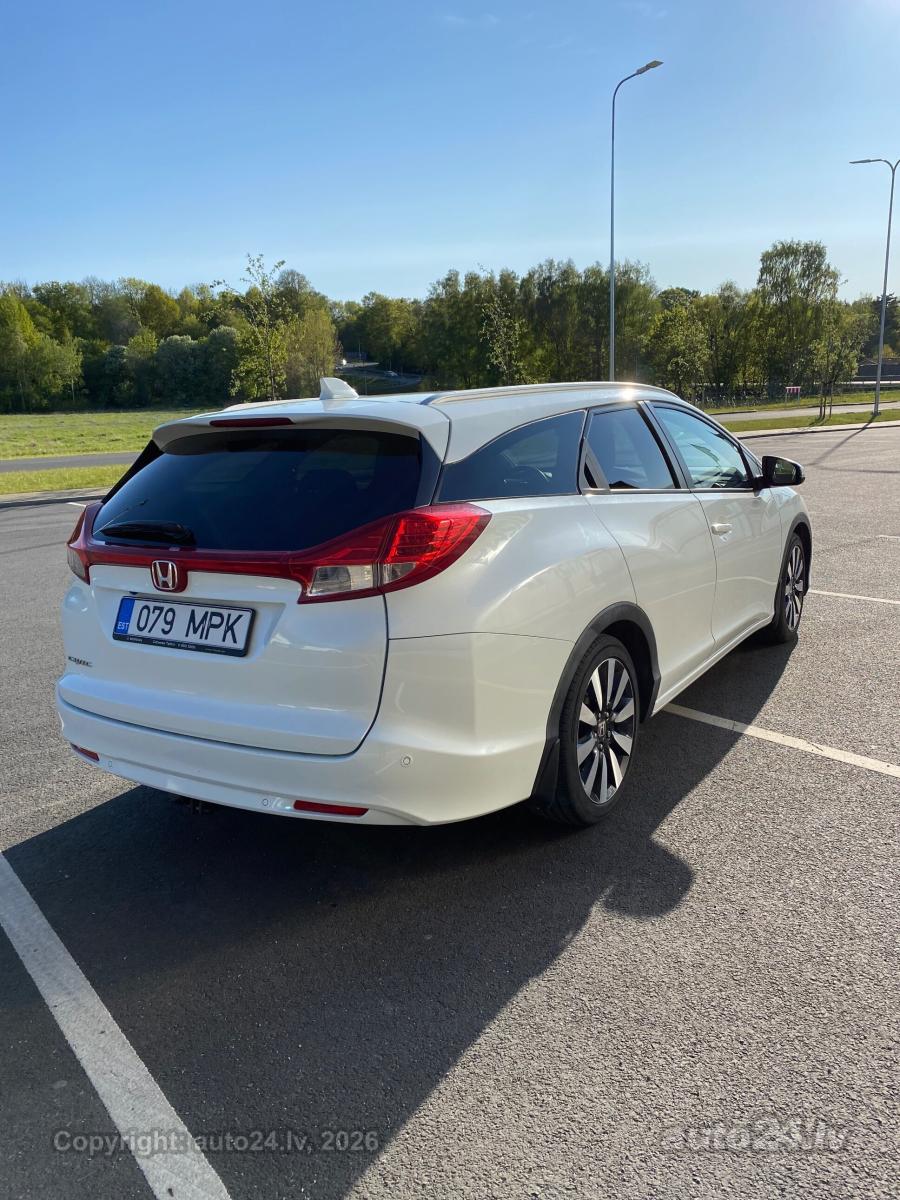Balts Honda Civic 2016 Tallina, ar dzinēja tilpumu 1.80 L un nobraukumu 178 tūkst. km par 9900 €, foto 12 vietnē AUTOMOTO.COM.LV
