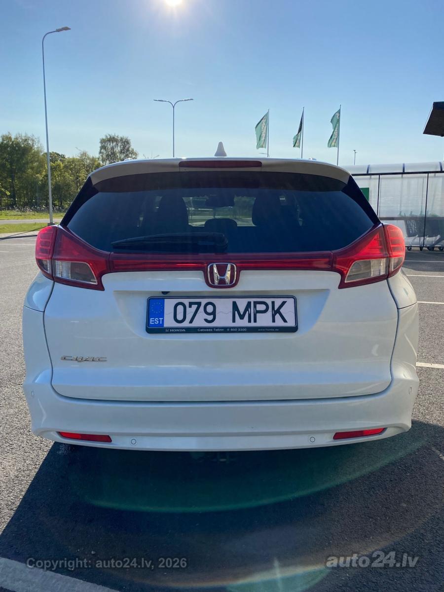 Balts Honda Civic 2016 Tallina, ar dzinēja tilpumu 1.80 L un nobraukumu 178 tūkst. km par 9900 €, foto 15 vietnē AUTOMOTO.COM.LV