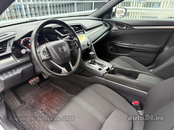 Balts Honda Civic 2017 Tallina, ar dzinēja tilpumu 1.50 L un nobraukumu 154 tūkst. km par 13990 €, foto 11 vietnē AUTOMOTO.COM.LV