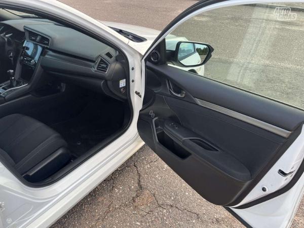White Honda Civic 2017 in Kaunas, with an engine capacity of 1.00 L and mileage of 194 thousand km for 10580 €, photo 11 on AUTOMOTO.COM.LV