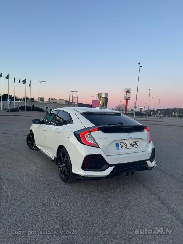 Balts Honda Civic 2017 Tallina, ar dzinēja tilpumu 1.50 L un nobraukumu 89 tūkst. km par 17000 €, foto 4 vietnē AUTOMOTO.COM.LV