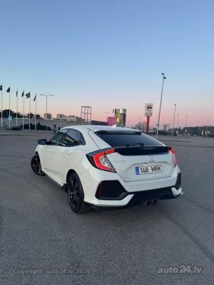 White Honda Civic 2017 in Tallinn, with an engine capacity of 1.50 L and mileage of 89 thousand km for 17000 €, photo 5 on AUTOMOTO.COM.LV