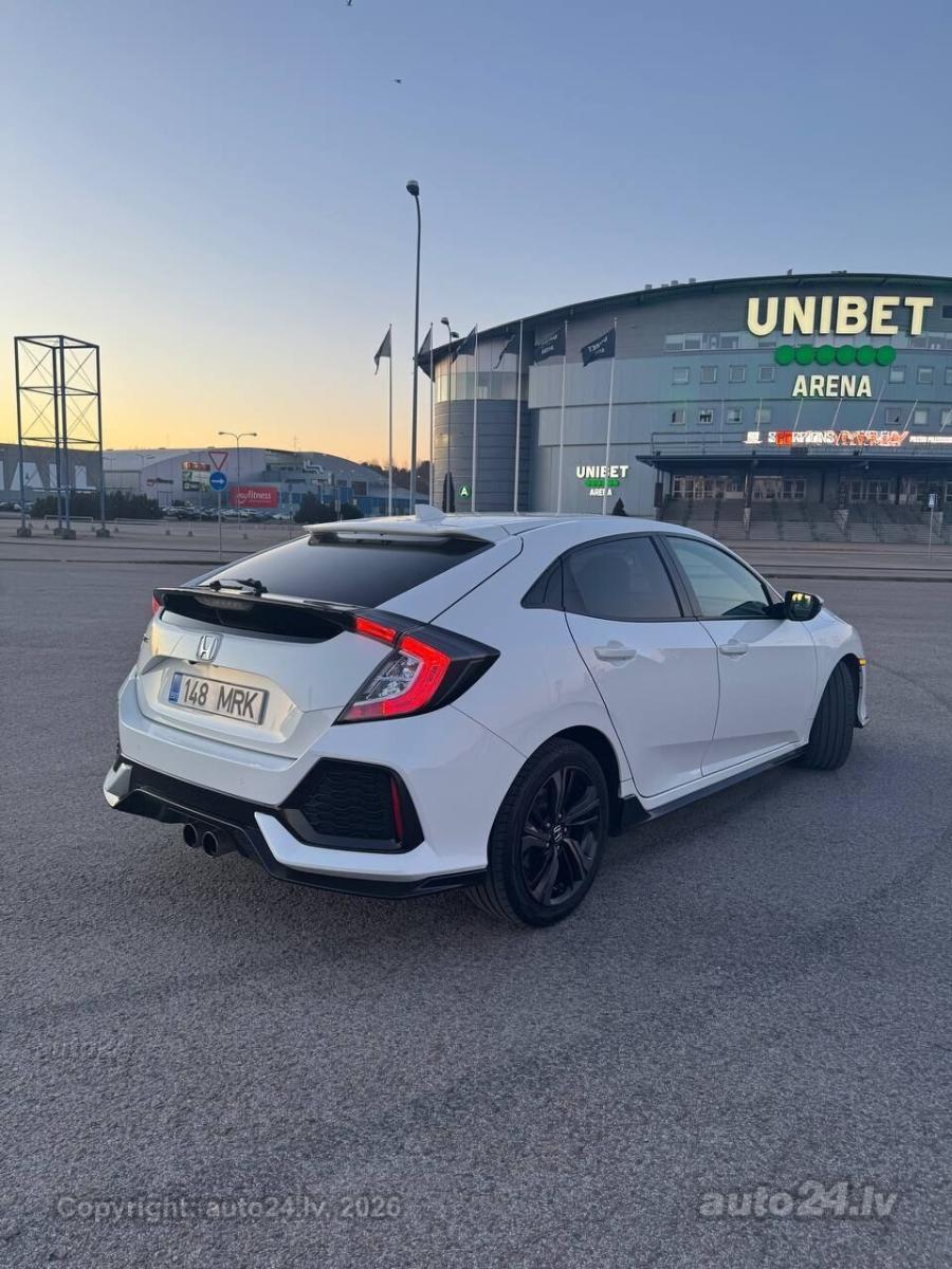 White Honda Civic 2017 in Tallinn, with an engine capacity of 1.50 L and mileage of 89 thousand km for 17000 €, photo 7 on AUTOMOTO.COM.LV