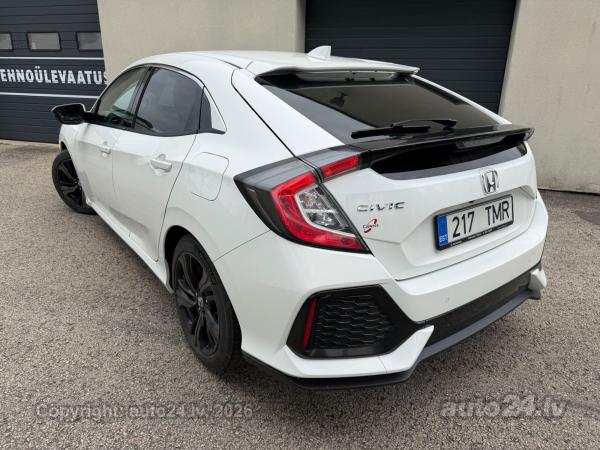 Balts Honda Civic 2017 Pērnava, ar dzinēja tilpumu 1.00 L un nobraukumu 132 tūkst. km par 11990 €, foto 2 vietnē AUTOMOTO.COM.LV