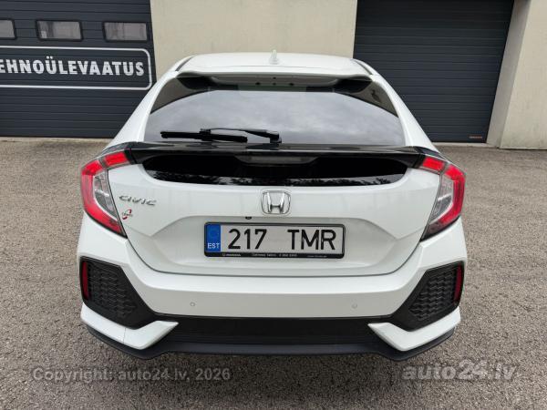 Balts Honda Civic 2017 Pērnava, ar dzinēja tilpumu 1.00 L un nobraukumu 132 tūkst. km par 11990 €, foto 3 vietnē AUTOMOTO.COM.LV