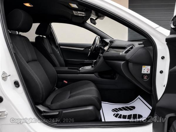 Balts Honda Civic 2017 Pērnava, ar dzinēja tilpumu 1.00 L un nobraukumu 132 tūkst. km par 11990 €, foto 9 vietnē AUTOMOTO.COM.LV