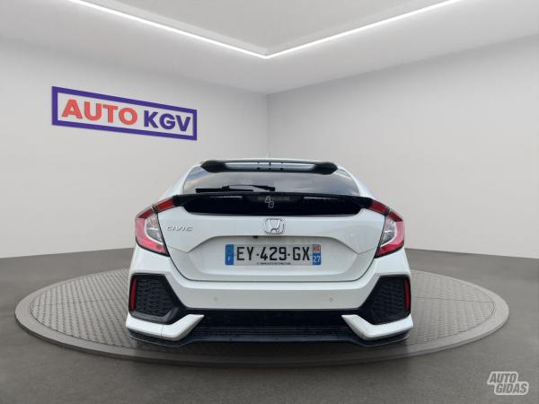 White Honda Civic 2018 in Vilnius, with an engine capacity of 1.00 L and mileage of 147 thousand km for 9999 €, photo 4 on AUTOMOTO.COM.LV