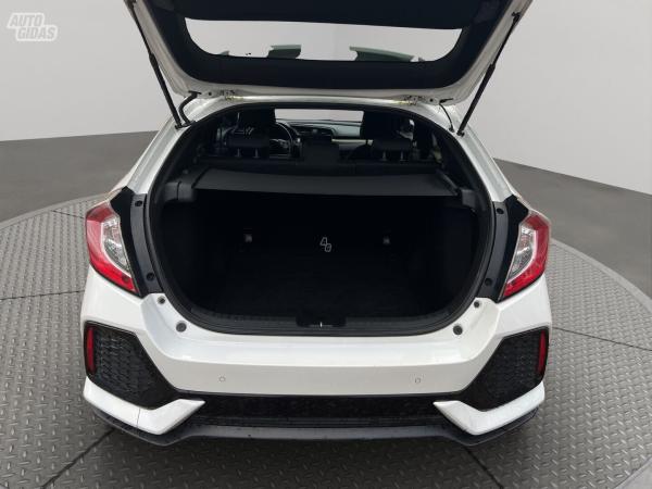 White Honda Civic 2018 in Vilnius, with an engine capacity of 1.00 L and mileage of 147 thousand km for 9999 €, photo 10 on AUTOMOTO.COM.LV