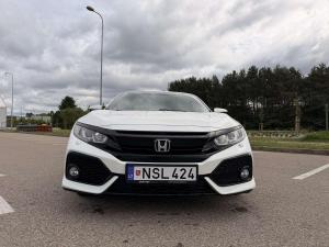White Honda Civic 2018 in Vilnius, with an engine capacity of 0.99 L and mileage of 82 thousand km for 10990 €, photo 3 on AUTOMOTO.COM.LV