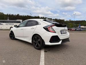 White Honda Civic 2018 in Vilnius, with an engine capacity of 0.99 L and mileage of 82 thousand km for 10990 €, photo 6 on AUTOMOTO.COM.LV