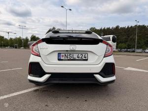 White Honda Civic 2018 in Vilnius, with an engine capacity of 0.99 L and mileage of 82 thousand km for 10990 €, photo 7 on AUTOMOTO.COM.LV