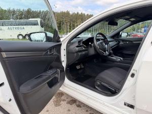 White Honda Civic 2018 in Vilnius, with an engine capacity of 0.99 L and mileage of 82 thousand km for 10990 €, photo 11 on AUTOMOTO.COM.LV