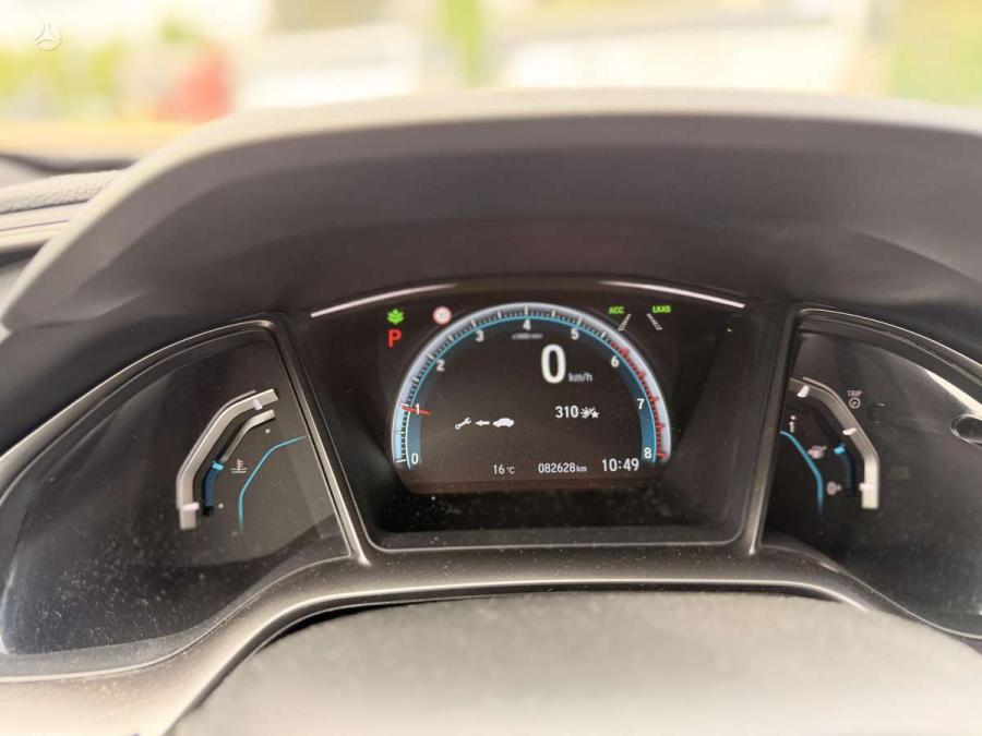 White Honda Civic 2018 in Vilnius, with an engine capacity of 0.99 L and mileage of 82 thousand km for 10990 €, photo 28 on AUTOMOTO.COM.LV