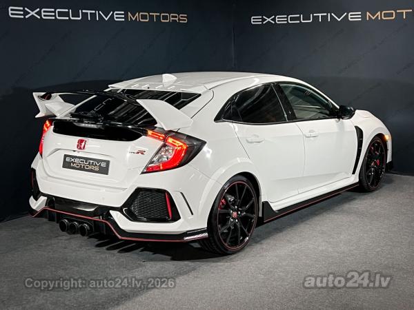 Honda Civic 2018 in Tallinn on AUTOMOTO.COM.LV White Honda Civic 2018 in Tallinn, with an engine capacity of 2.00 L and mileage of 119 thousand km for 29900 €, photo 3 on AUTOMOTO.COM.LV