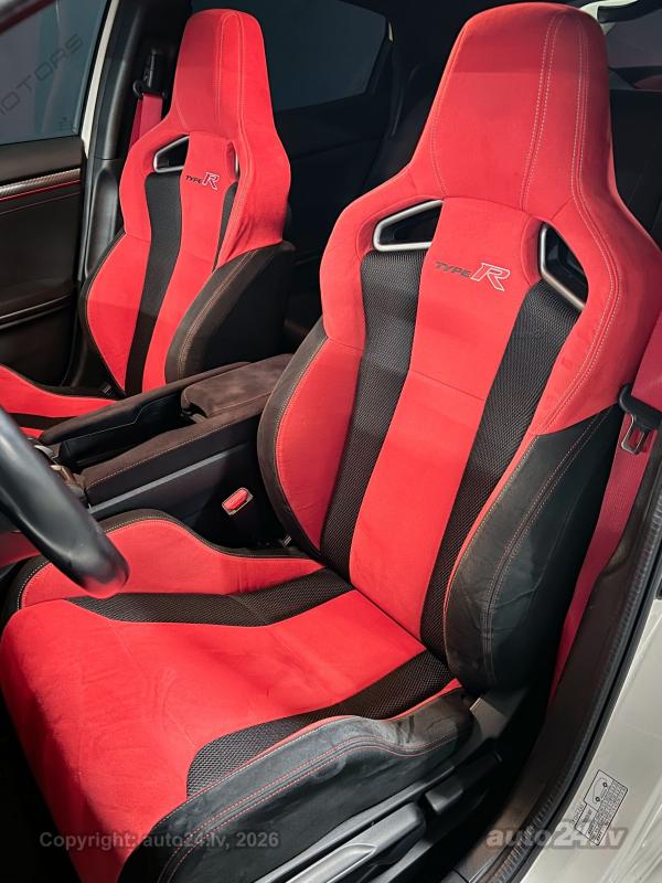 Honda Civic 2018 in Tallinn on AUTOMOTO.COM.LV White Honda Civic 2018 in Tallinn, with an engine capacity of 2.00 L and mileage of 119 thousand km for 29900 €, photo 7 on AUTOMOTO.COM.LV
