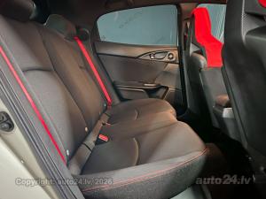 White Honda Civic 2018 in Tallinn, with an engine capacity of 2.00 L and mileage of 119 thousand km for 29900 €, photo 16 on AUTOMOTO.COM.LV