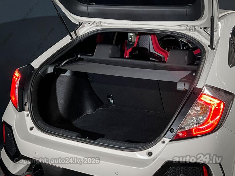 White Honda Civic 2018 in Tallinn, with an engine capacity of 2.00 L and mileage of 119 thousand km for 29900 €, photo 18 on AUTOMOTO.COM.LV