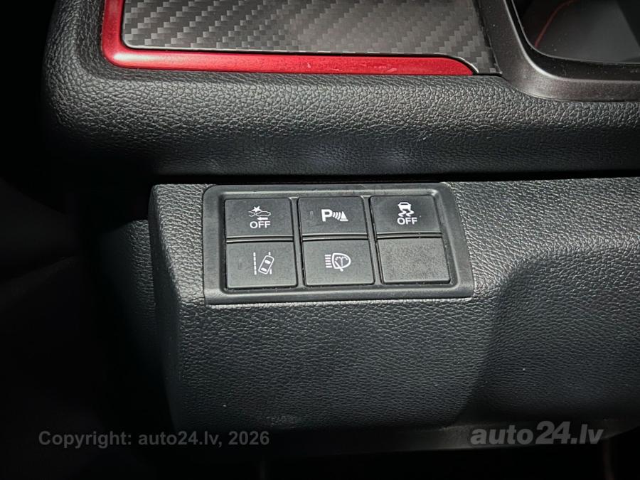White Honda Civic 2018 in Tallinn, with an engine capacity of 2.00 L and mileage of 119 thousand km for 29900 €, photo 21 on AUTOMOTO.COM.LV