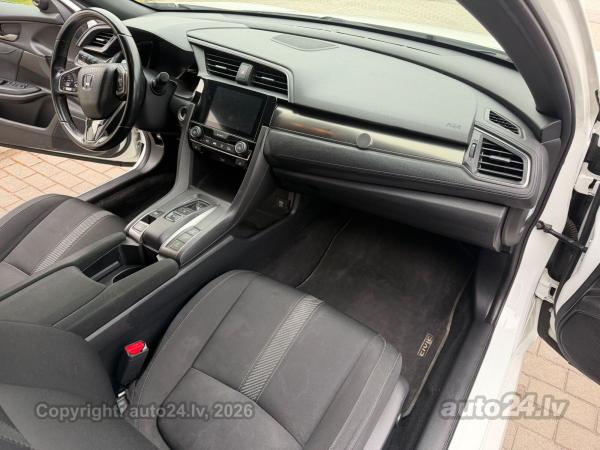 Balts Honda Civic 2019 Tartu, ar dzinēja tilpumu 1.60 L un nobraukumu 162 tūkst. km par 13900 €, foto 7 vietnē AUTOMOTO.COM.LV