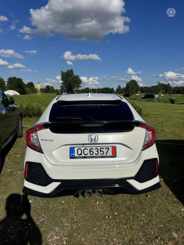 Balts Honda Civic 2019 Viļņa, ar dzinēja tilpumu 1.50 L un nobraukumu 169 tūkst. km par 14500 €, foto 6 vietnē AUTOMOTO.COM.LV