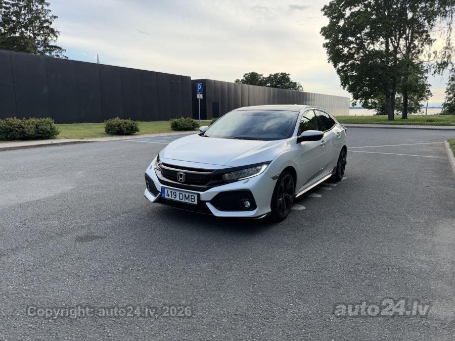 White Honda Civic 2019 in Tallinn, with an engine capacity of 1.50 L and mileage of 69 thousand km for 19500 €, photo 3 on AUTOMOTO.COM.LV