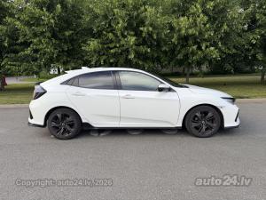 White Honda Civic 2019 in Tallinn, with an engine capacity of 1.50 L and mileage of 69 thousand km for 19500 €, photo 5 on AUTOMOTO.COM.LV