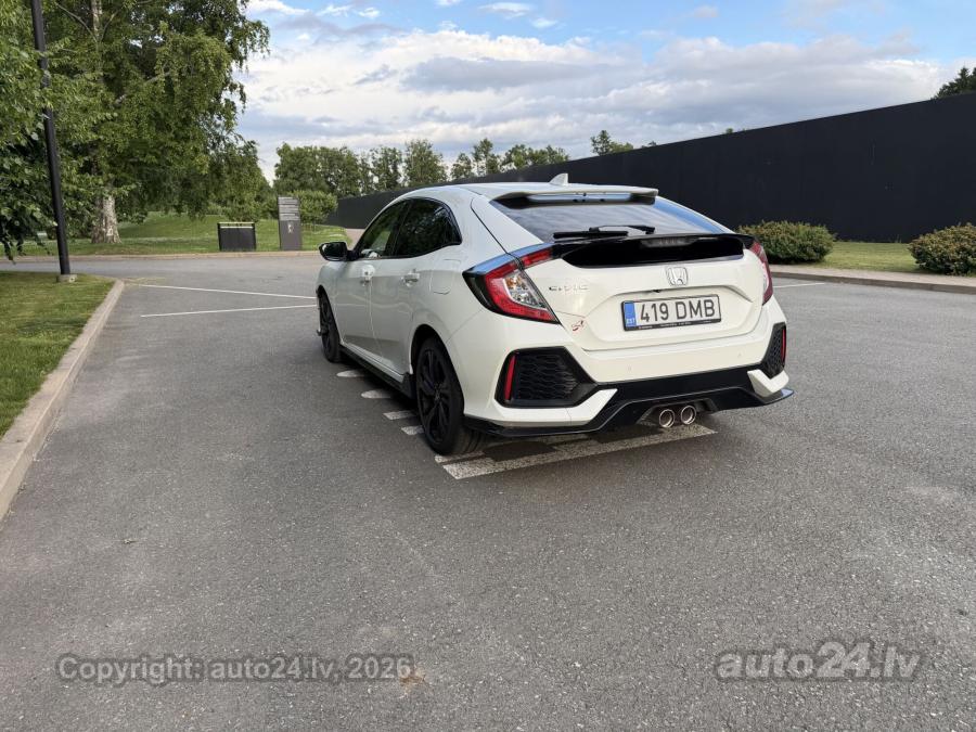 White Honda Civic 2019 in Tallinn, with an engine capacity of 1.50 L and mileage of 69 thousand km for 19500 €, photo 8 on AUTOMOTO.COM.LV