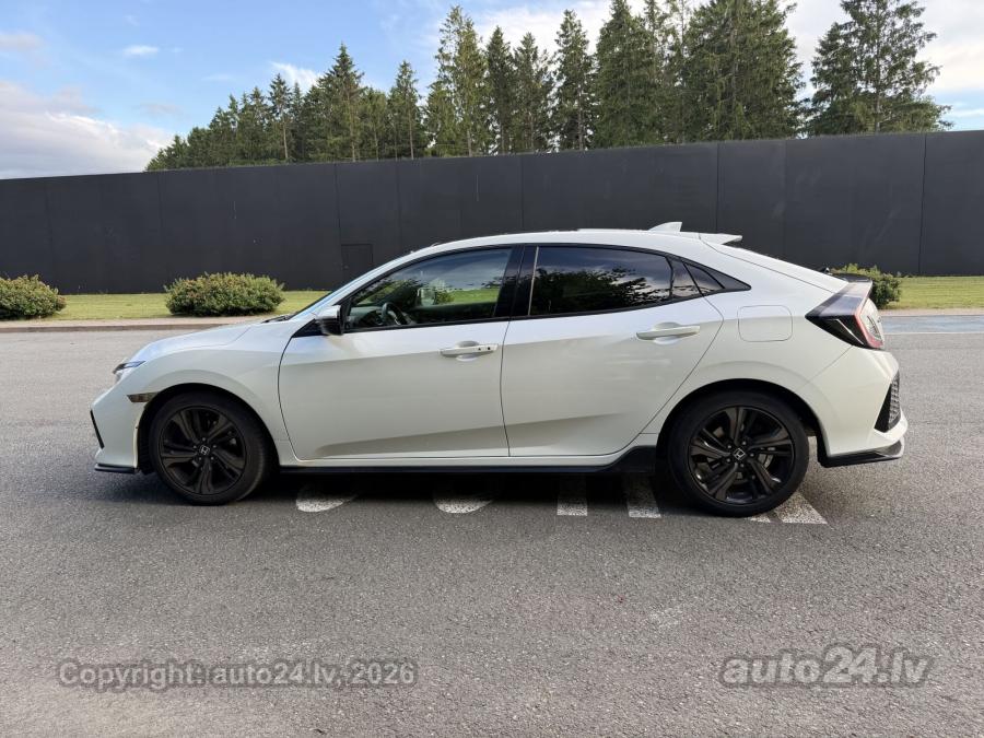 White Honda Civic 2019 in Tallinn, with an engine capacity of 1.50 L and mileage of 69 thousand km for 19500 €, photo 9 on AUTOMOTO.COM.LV