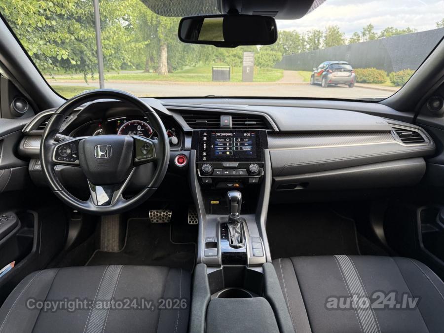 White Honda Civic 2019 in Tallinn, with an engine capacity of 1.50 L and mileage of 69 thousand km for 19500 €, photo 10 on AUTOMOTO.COM.LV