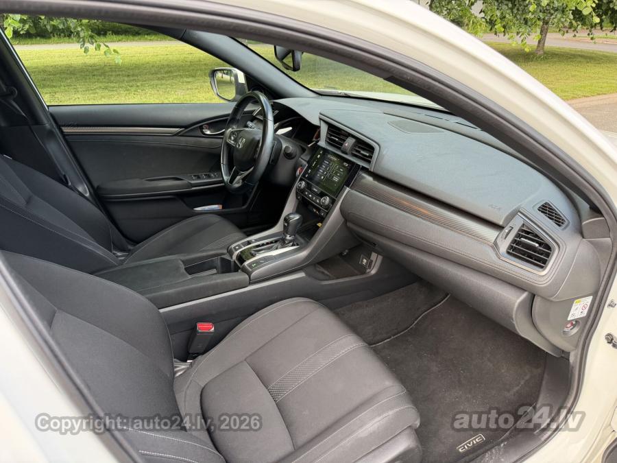 White Honda Civic 2019 in Tallinn, with an engine capacity of 1.50 L and mileage of 69 thousand km for 19500 €, photo 12 on AUTOMOTO.COM.LV