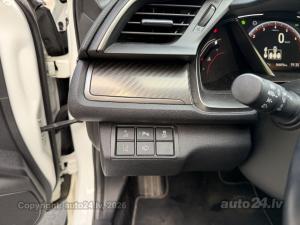 White Honda Civic 2019 in Tallinn, with an engine capacity of 1.50 L and mileage of 69 thousand km for 19500 €, photo 14 on AUTOMOTO.COM.LV
