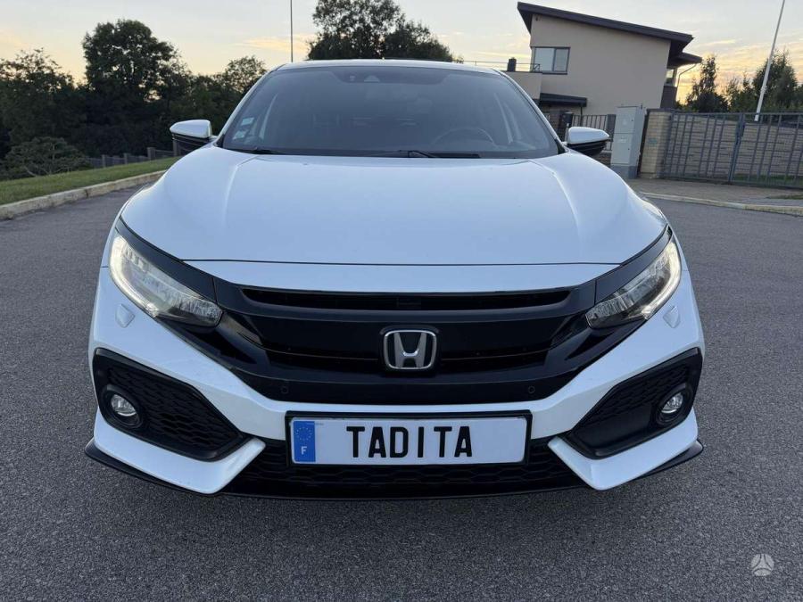 Balts Honda Civic 2019 Tauragė, ar dzinēja tilpumu 1.50 L un nobraukumu 244 tūkst. km par 10500 €, foto 4 vietnē AUTOMOTO.COM.LV
