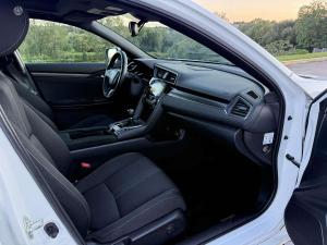 Balts Honda Civic 2019 Tauragė, ar dzinēja tilpumu 1.50 L un nobraukumu 244 tūkst. km par 10500 €, foto 18 vietnē AUTOMOTO.COM.LV