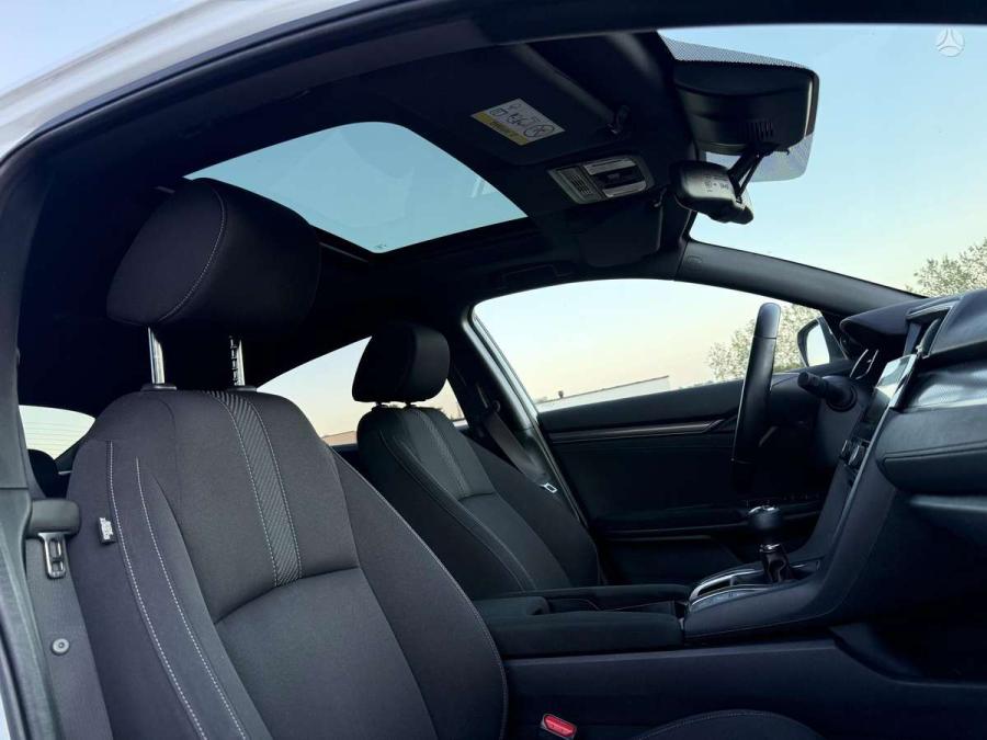 Balts Honda Civic 2019 Tauragė, ar dzinēja tilpumu 1.50 L un nobraukumu 244 tūkst. km par 10500 €, foto 19 vietnē AUTOMOTO.COM.LV