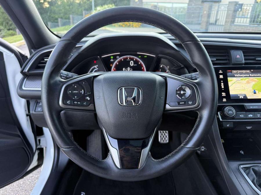 Balts Honda Civic 2019 Tauragė, ar dzinēja tilpumu 1.50 L un nobraukumu 244 tūkst. km par 10500 €, foto 20 vietnē AUTOMOTO.COM.LV