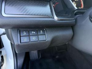 Balts Honda Civic 2019 Tauragė, ar dzinēja tilpumu 1.50 L un nobraukumu 244 tūkst. km par 10500 €, foto 21 vietnē AUTOMOTO.COM.LV