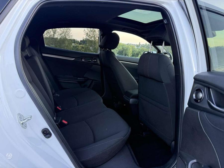Balts Honda Civic 2019 Tauragė, ar dzinēja tilpumu 1.50 L un nobraukumu 244 tūkst. km par 10500 €, foto 27 vietnē AUTOMOTO.COM.LV