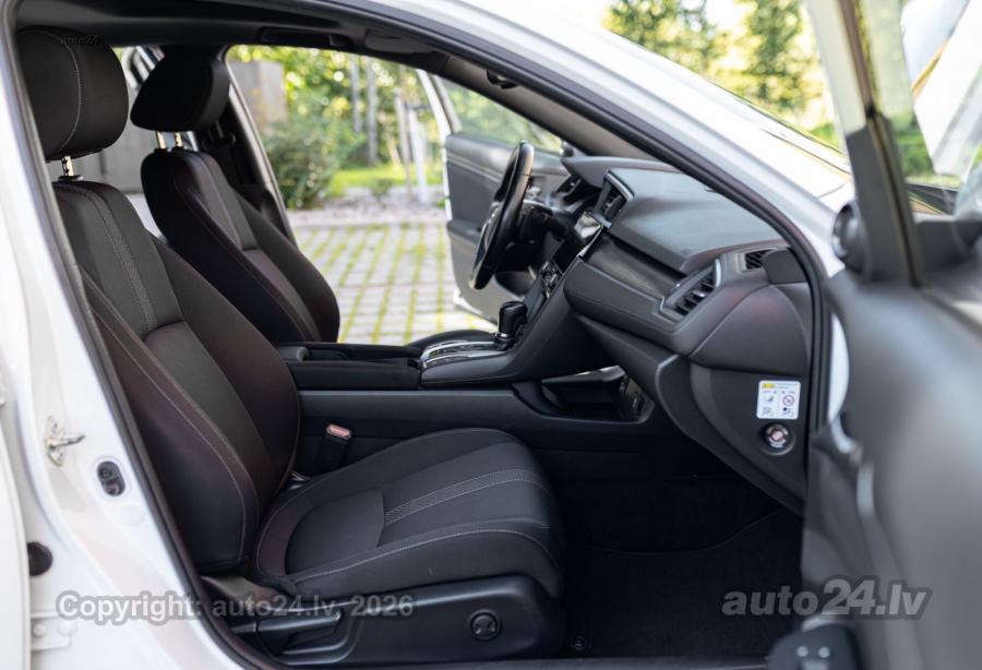 Balts Honda Civic 2020 Tallina, ar dzinēja tilpumu 1.50 L un nobraukumu 107 tūkst. km par 18990 €, foto 15 vietnē AUTOMOTO.COM.LV